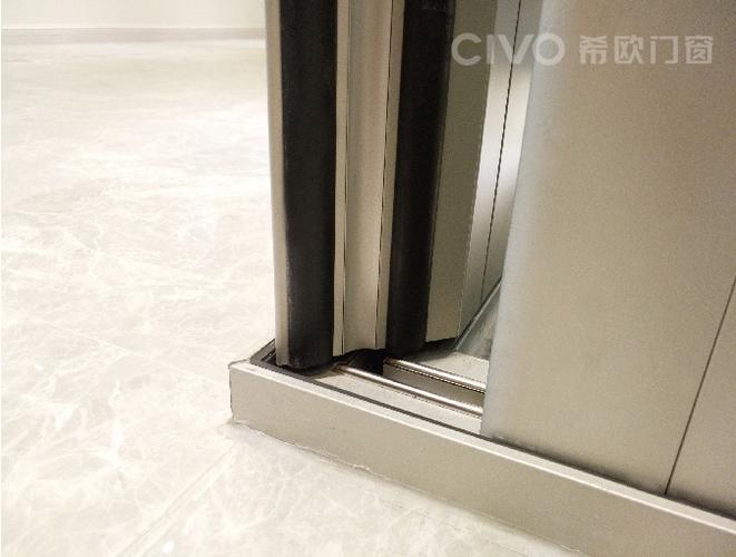 左右折叠窗安装步骤图解截图