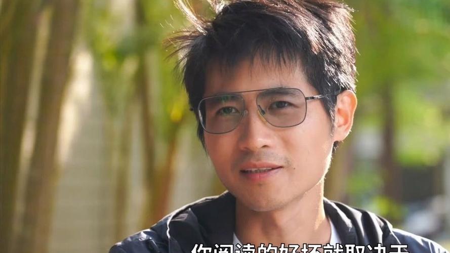 致敬韩寒视频在哪里看截图