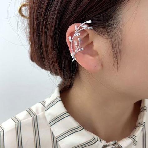 女人戴挂耳好还是夹耳好图标