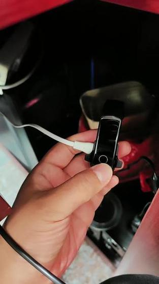 荣耀手环5充不满电