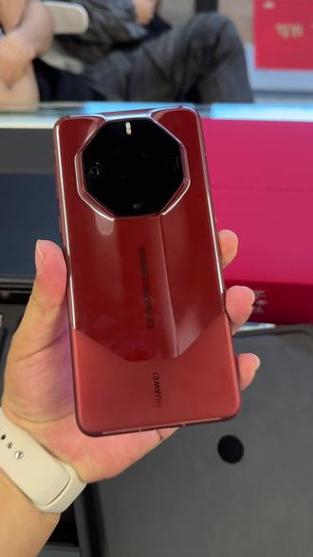 华为保时捷红色更贵图标