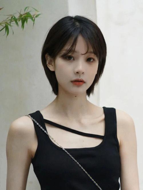 又酷又飒的女生短发图标