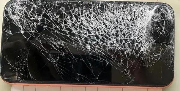 手机用力摔过无法开机图标
