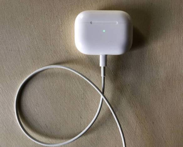 苹果蓝牙耳机充不了电图标