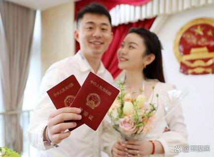 没有离婚就和别人同居能判什么罪
