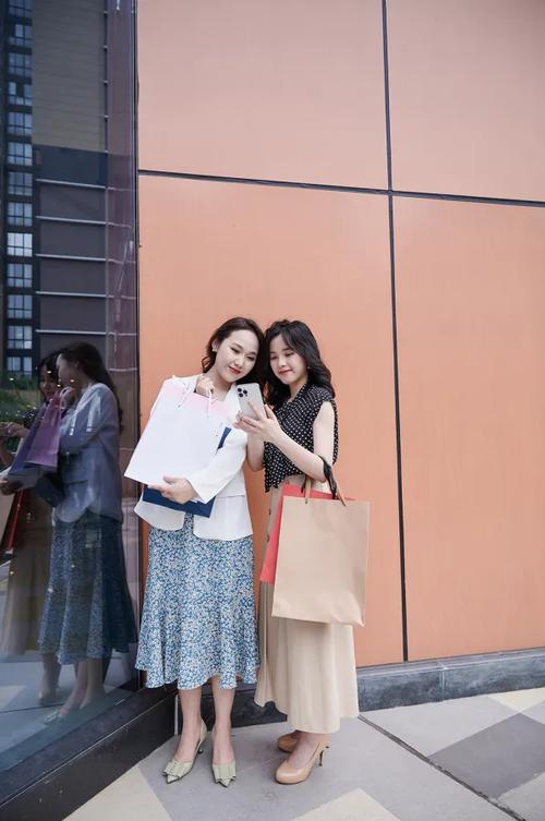 女生说在逛街的回复