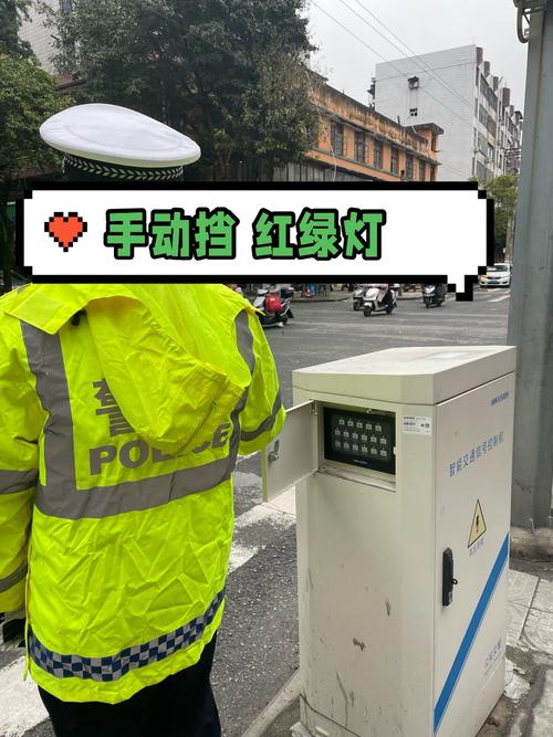 联想小新开机键亮红灯图标