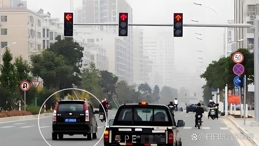 红灯瞬间亮起的瞬间通过图标