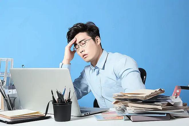 男人疲惫不堪的图片图标