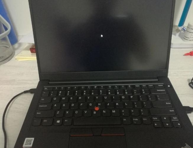 联想笔记本键盘亮但是屏幕不亮图标
