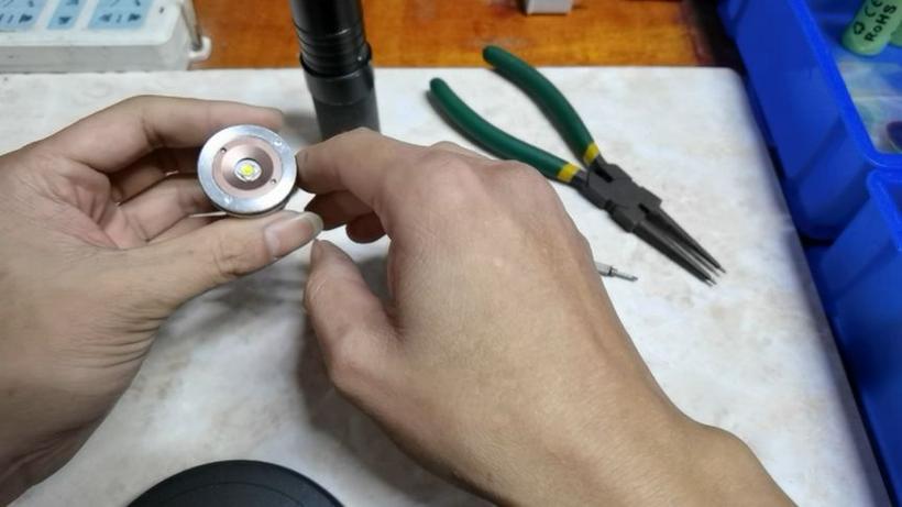 强光手电怎么拆开视频截图
