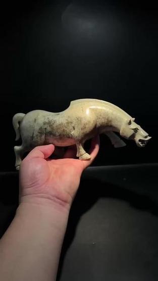 汉代玉马图标