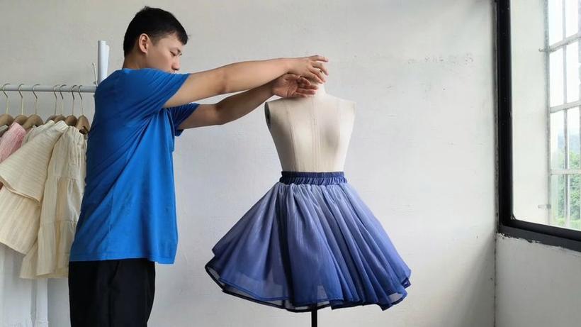 长方形的一块布变衣服图标