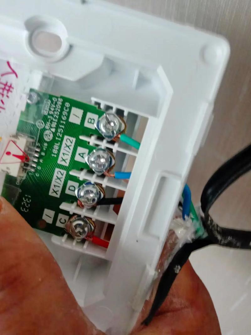 美的风管机控制面板接线图截图