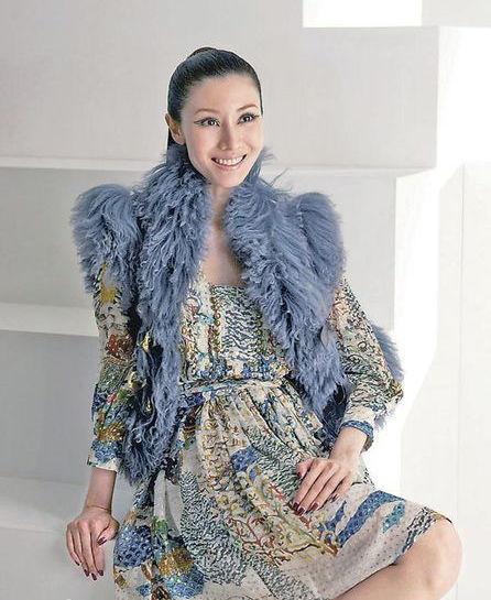 雅倩李嘉欣1996年大连电视广告图标