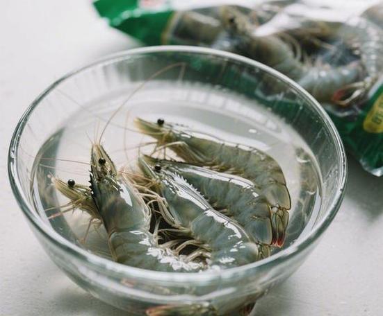 活虾买回家要泡水吗图标