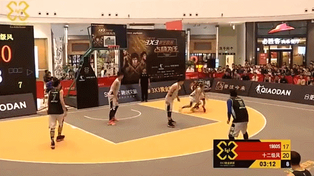 3V3墙上冲突截图