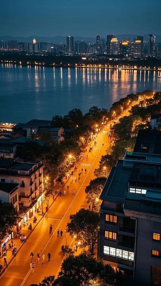 手机夜景灯光怎么拍摄截图