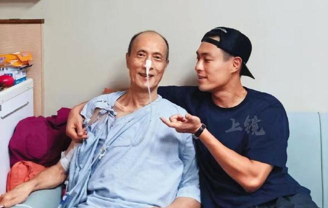 杨祐宁的爸爸是干什么的图标