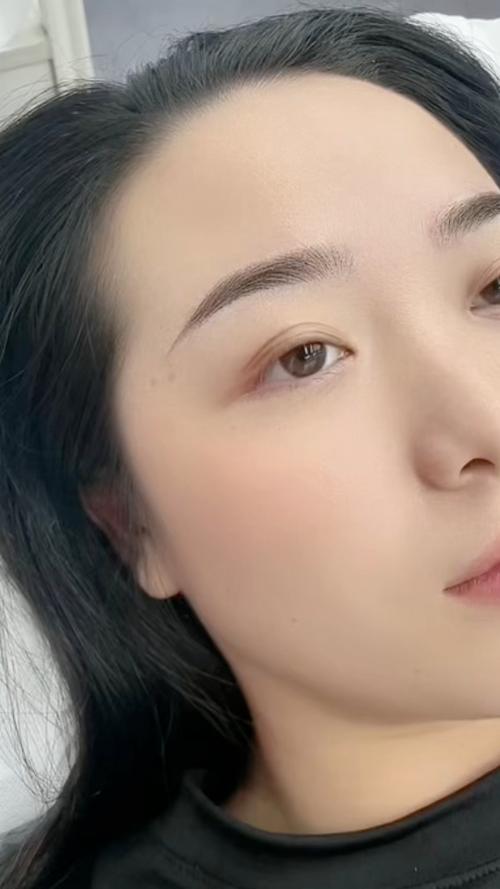丝雾眉和轻氧眉图标