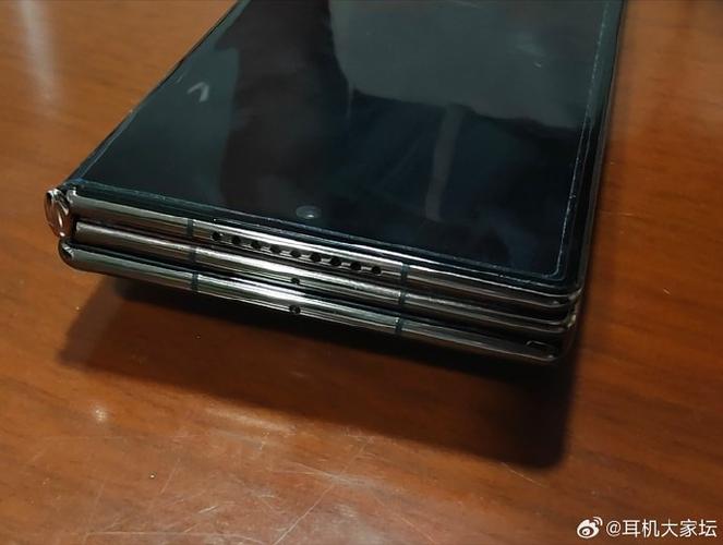 屏幕有压痕怎么消除