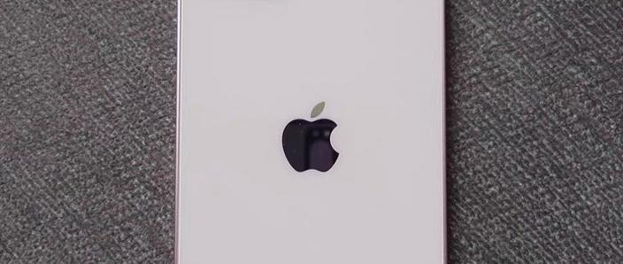 iphone 13屏幕发黄