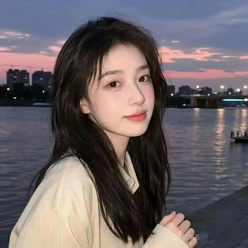 超有氛围感头像女生图标
