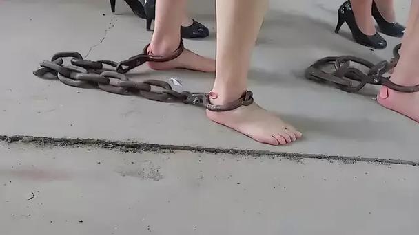 犯人脚镣 双脚截图