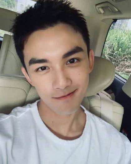 吴磊cv图标