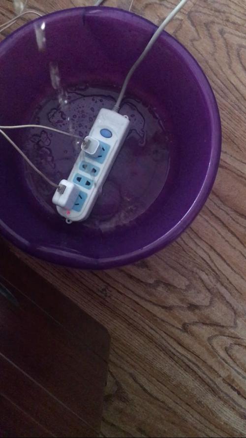 苹果充电器进水了插上会爆吗截图