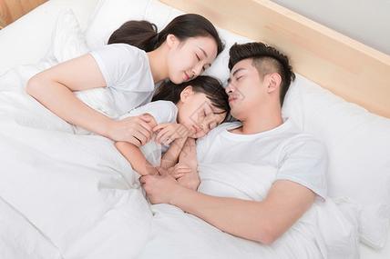 贾玲一家三口全家福照缩略图