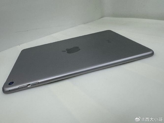 ipad上的app灰色的删不掉图标