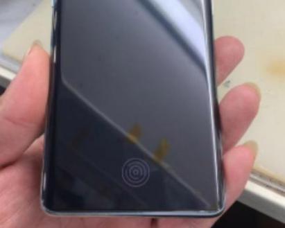 oppo手机遮挡顶部黑屏截图