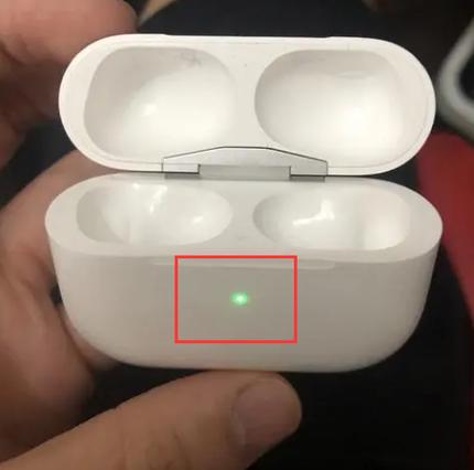 充电盒怎么知道充满了图标