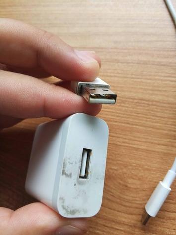 充电器一个月不用会坏吗图标