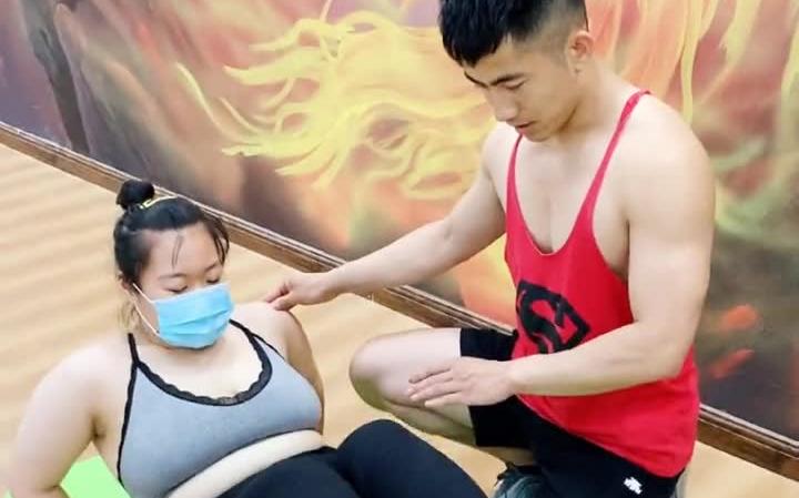 自己如何虐肚子视频图标