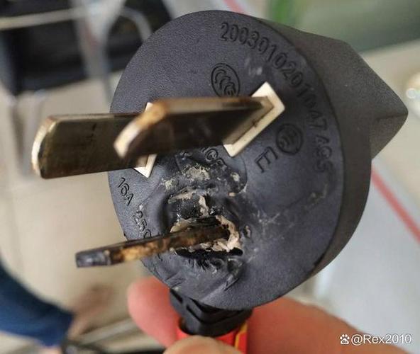 充电器插头变黑怎么去除图标