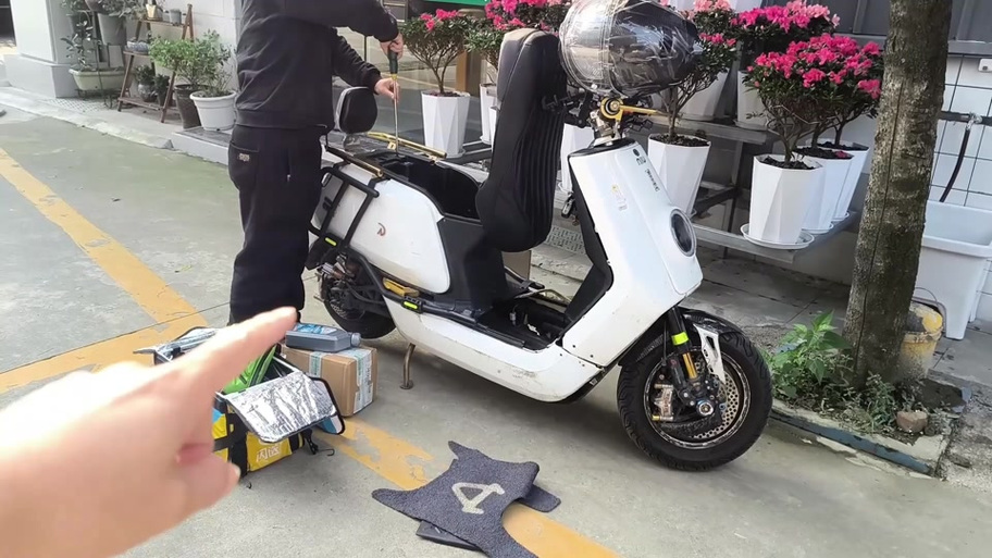 小牛电动车g0前面板更换视频截图