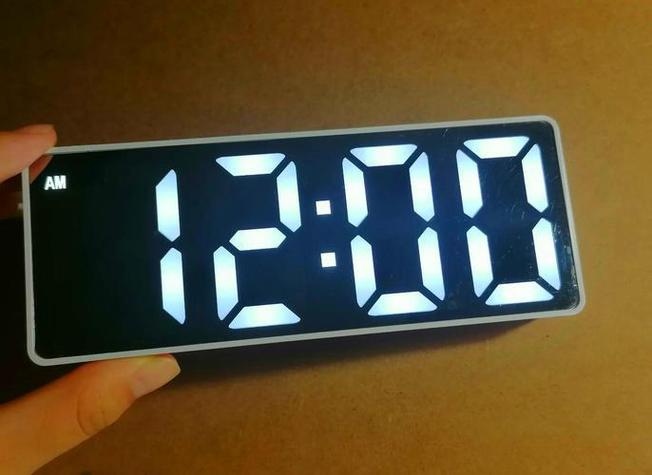 老年机晚上报时怎么关