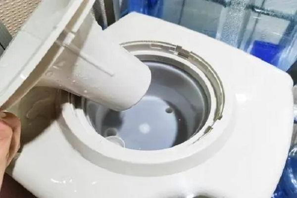 饮水机漏水
