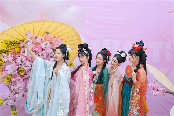 “花朝”名字好不好图标