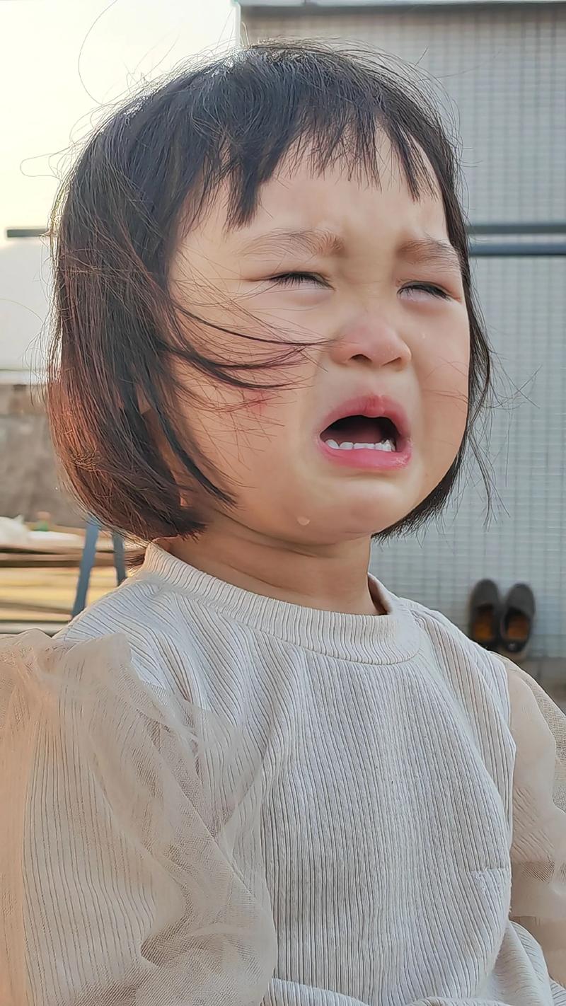 女孩发哭表情什么意思图标