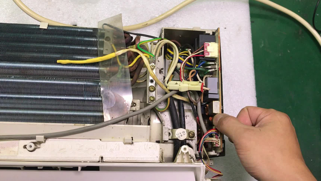格力空调控制面板拆卸视频截图