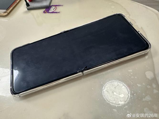华为摄像头突然模糊了截图
