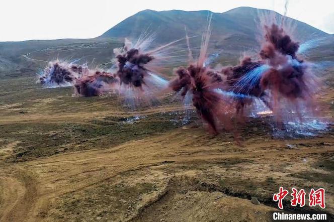烟雾弹爆炸视频图标