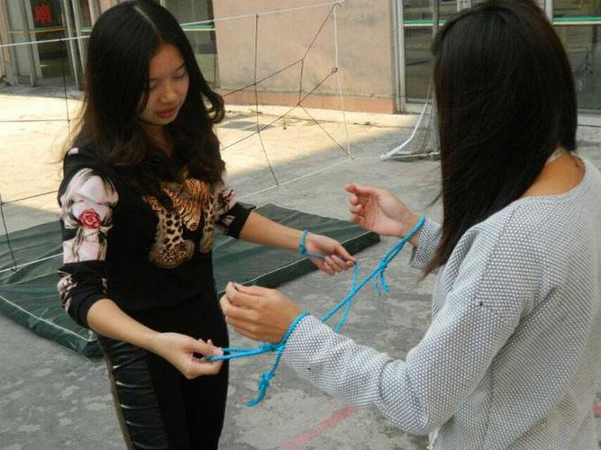 双人解绳子游戏图标