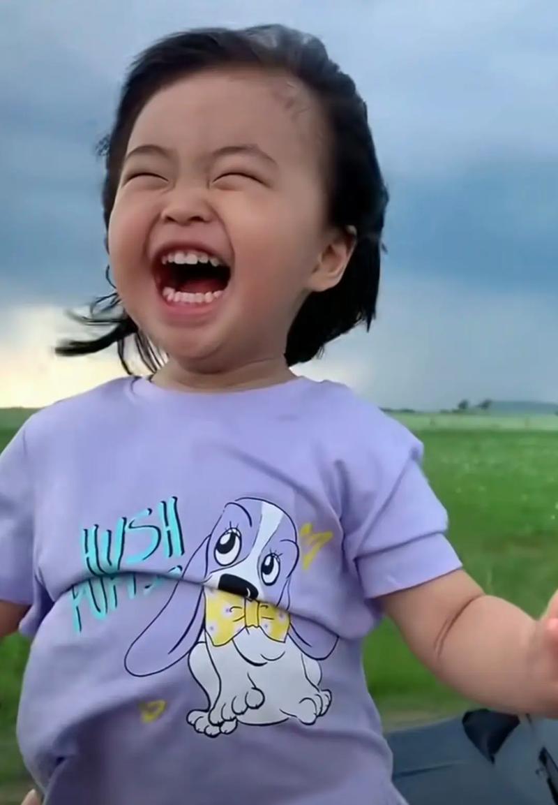 小孩邪笑表情包