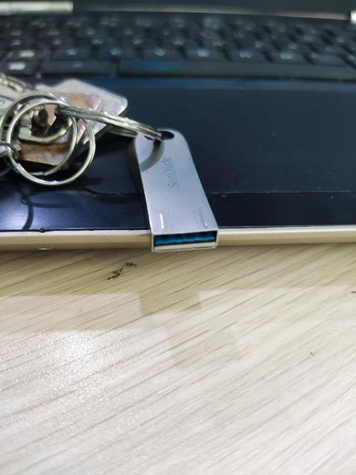 u盘装win10看不到SSD图标