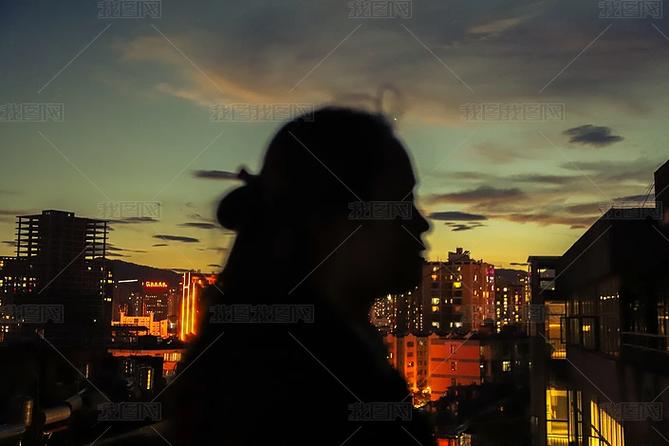 模糊人影图片
