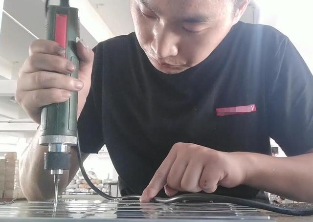 打螺丝赚钱图标